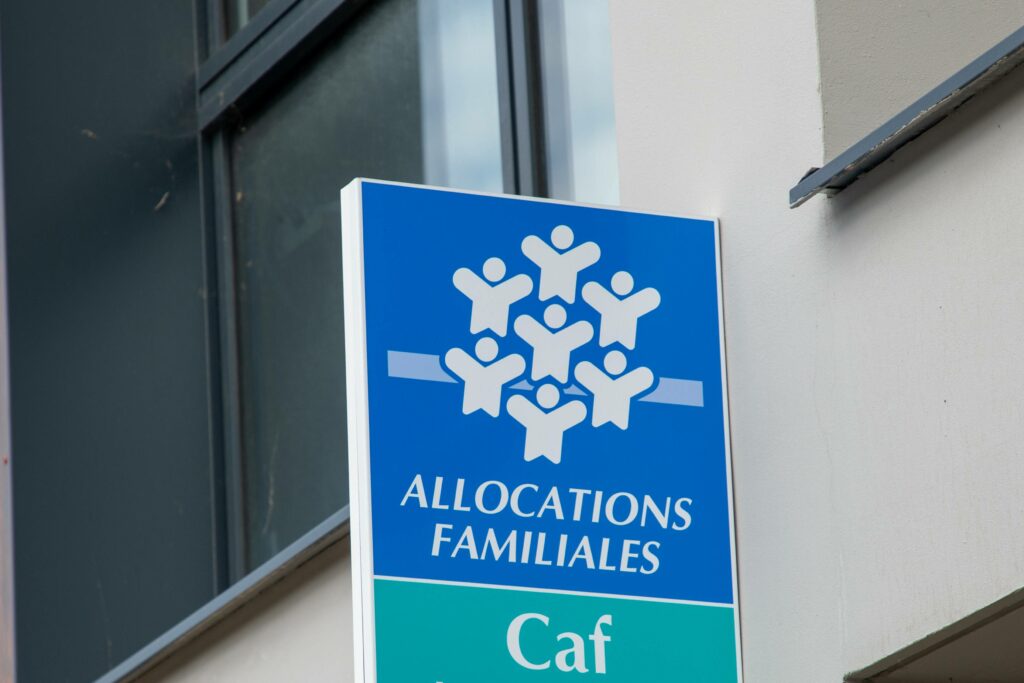 Aide Caisse d’allocations familiales (CAF) : ce qui change dès décembre 2025 pour les parents ...